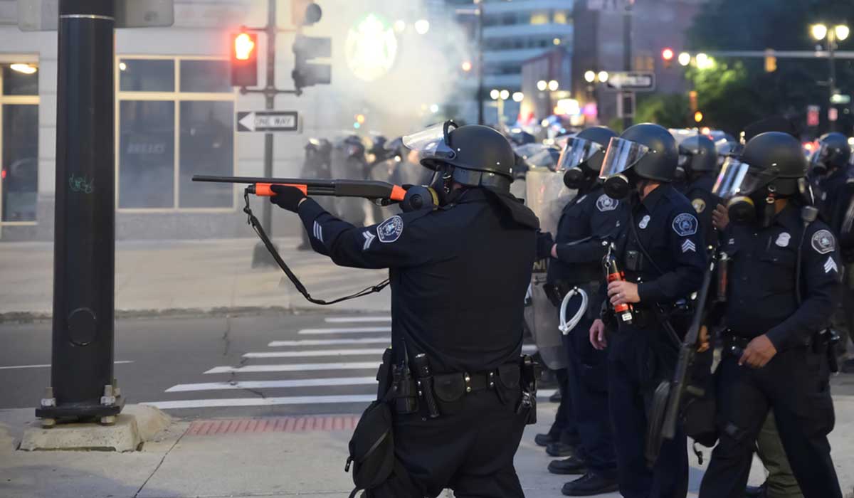 Suit alleges Detroit Police used excessive force against legal ...