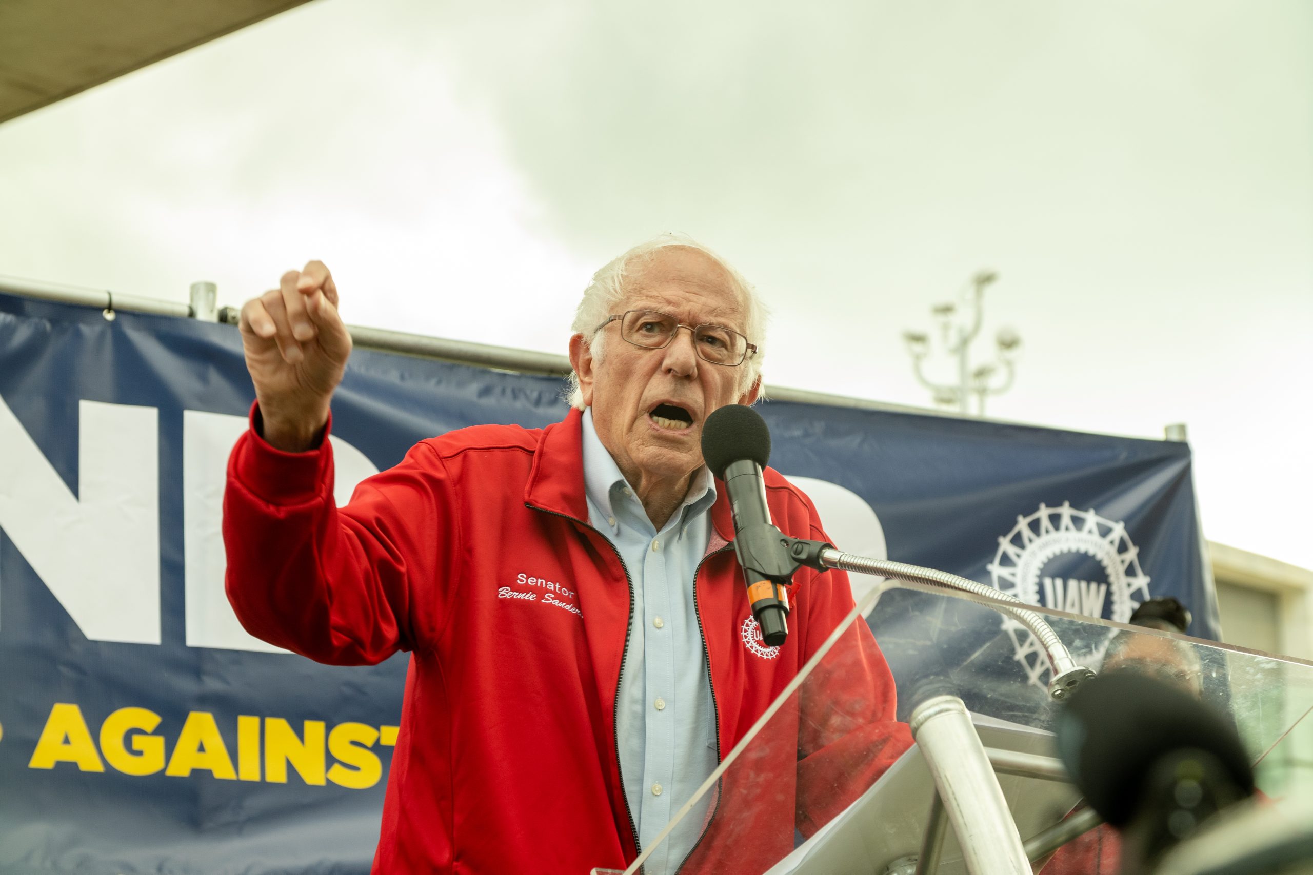 Bernie Sanders denounces ‘corporate greed’ at Detroit UAW strike rally ...