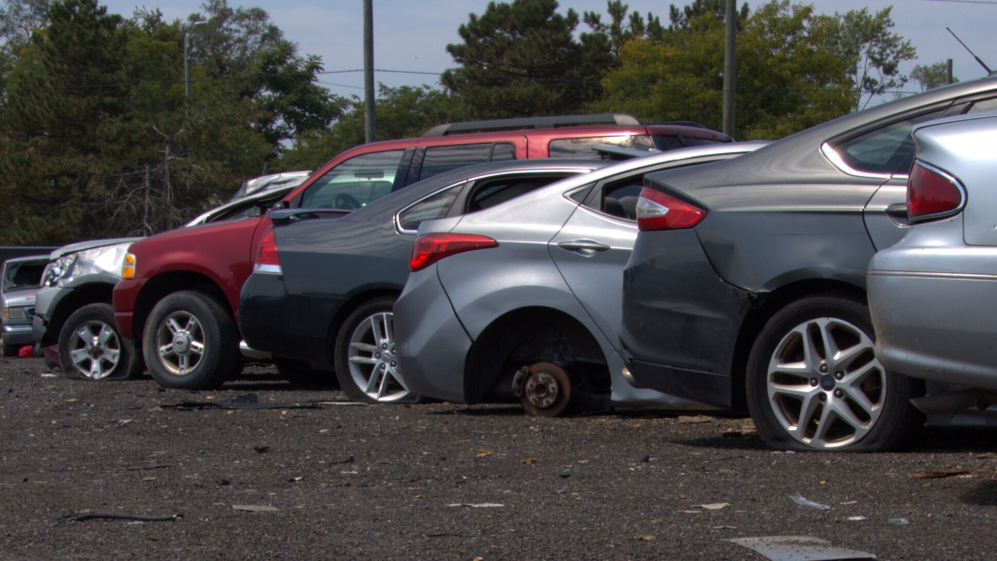Detroit said auto theft victims shouldn’t pay fees. Some still are